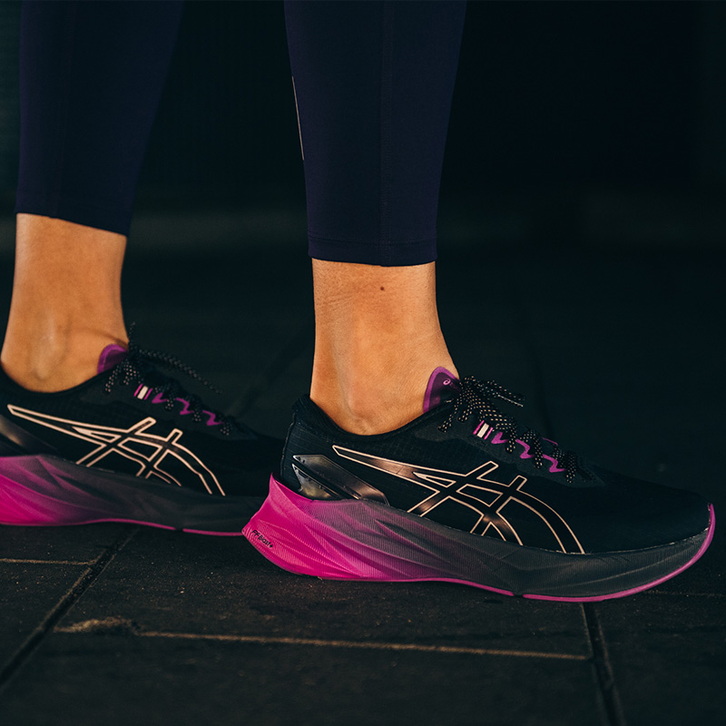 Mit ASICS Lite-Show erstrahlst du im Dunkeln